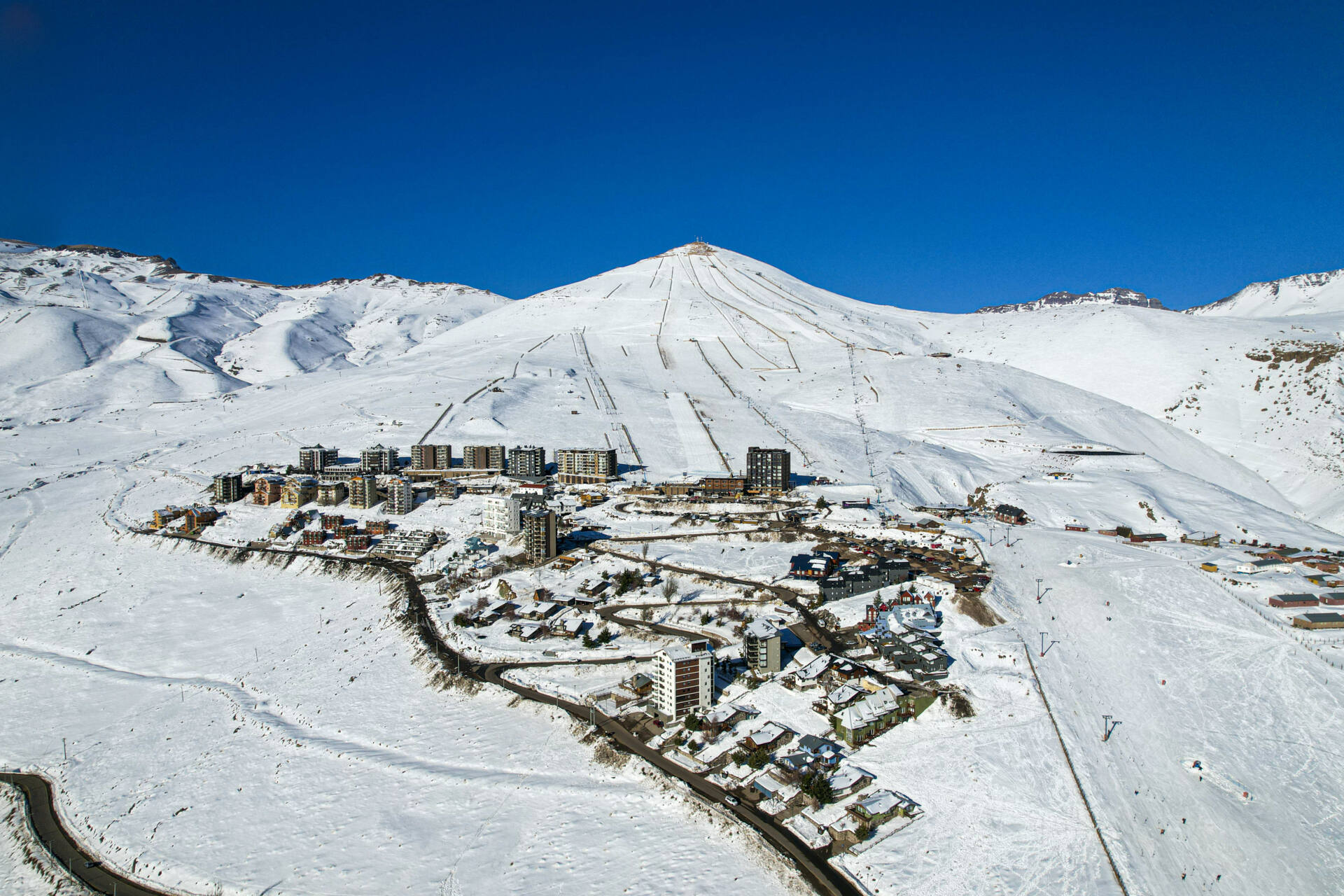 Onde esquiar no Chile? Conheça a estação de El Colorado, queridinha dos ...